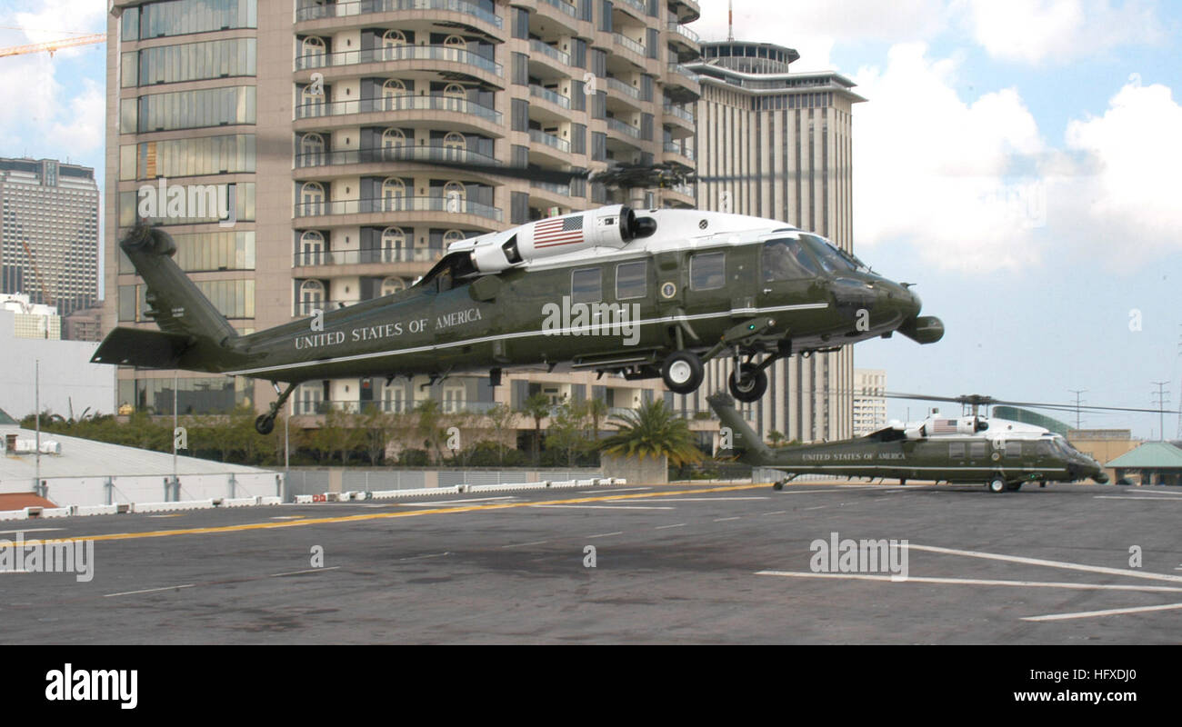President george bush helicopter after hi-res stock photography and ...
