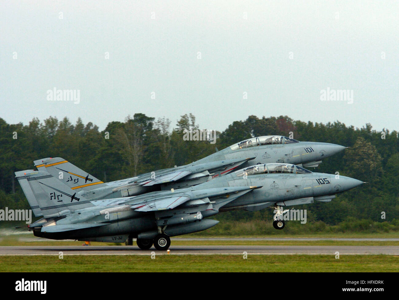 F 14b hi-res stock photography and images - Alamy