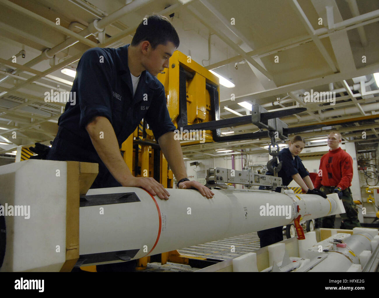 070411-N-7647G-033 PACIFIC OCEAN (April 11, 2007) - Aviation ...