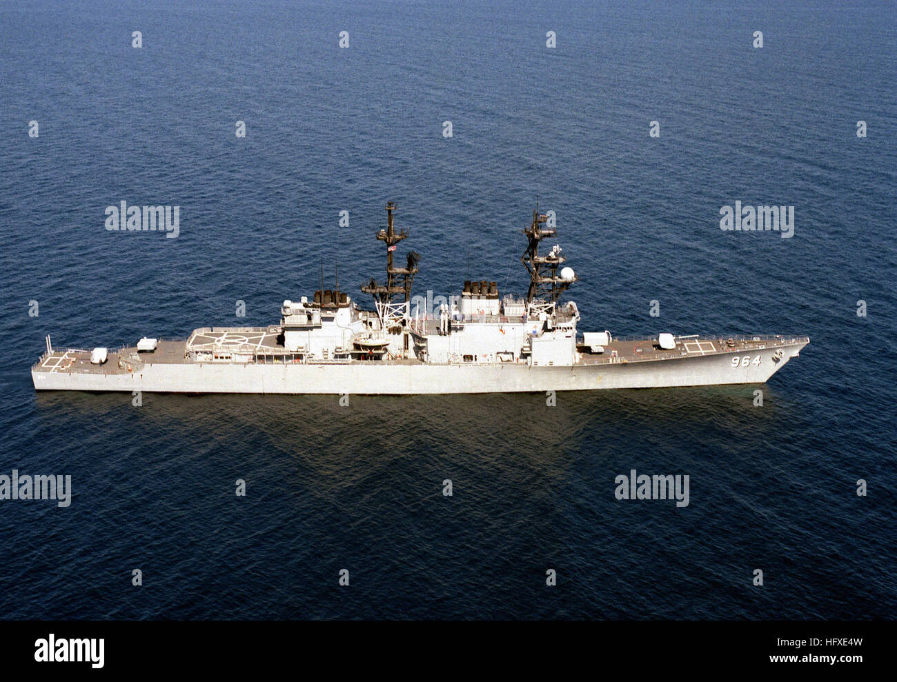 Uss paul foster hi-res stock photography and images - Alamy