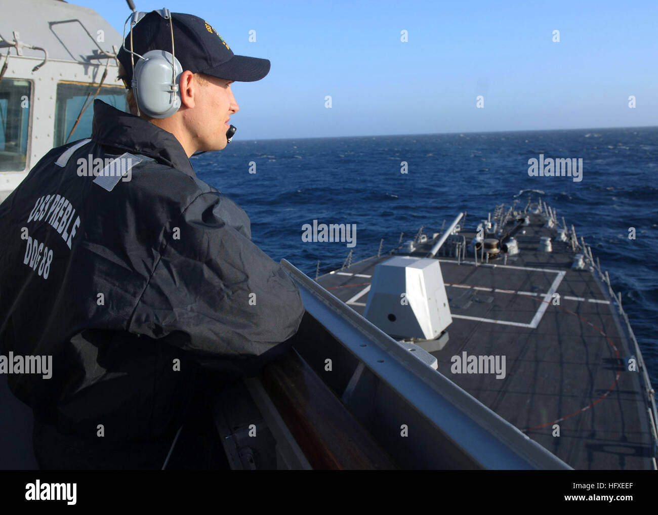 061110-N-0684R-133 Pacific Ocean (Nov 10, 2006) - Seaman Nicholas ...