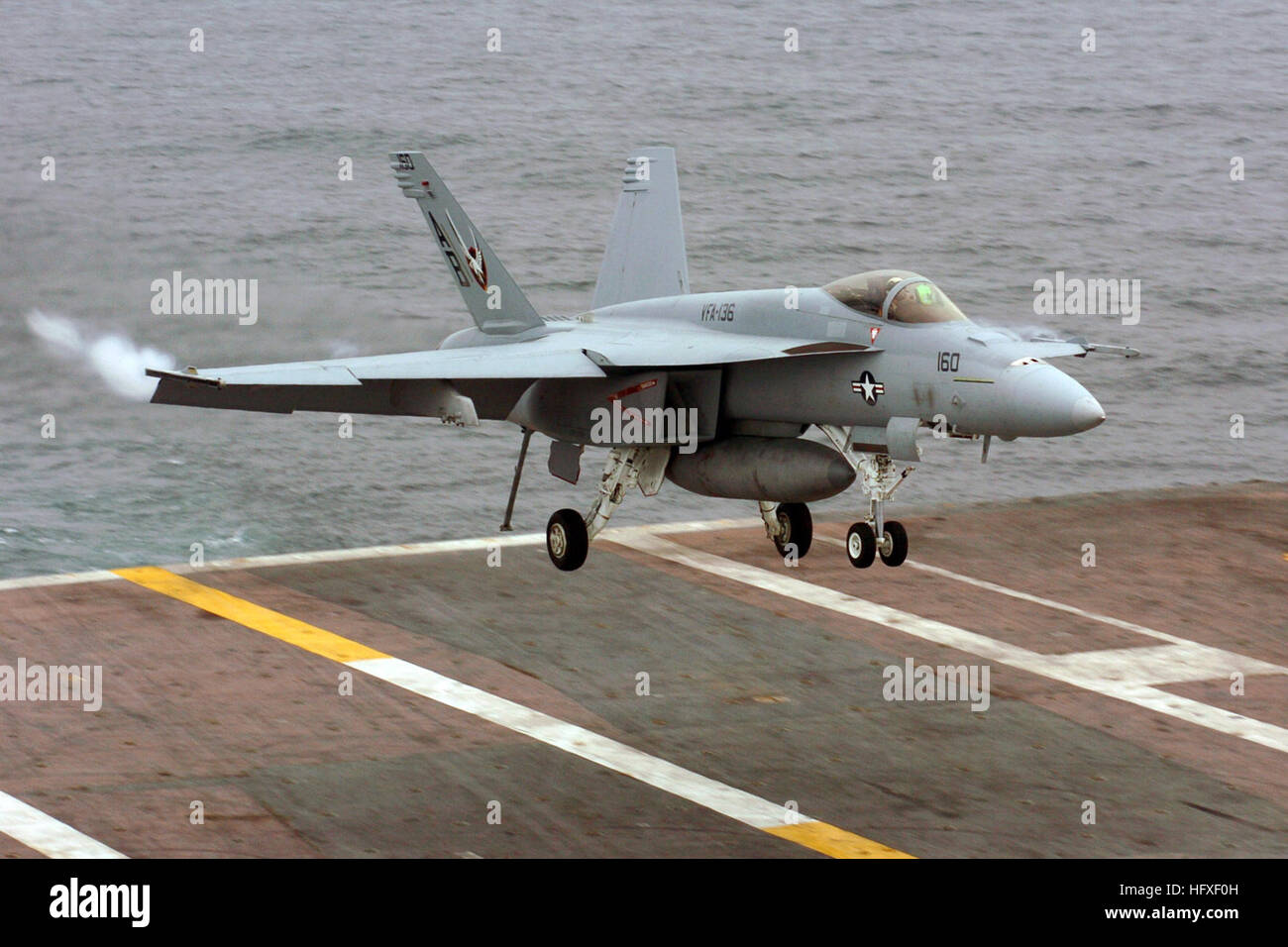 061018-N-5248R-017 Atlantic Ocean (Oct. 18, 2006) - An F/A-18E Super ...