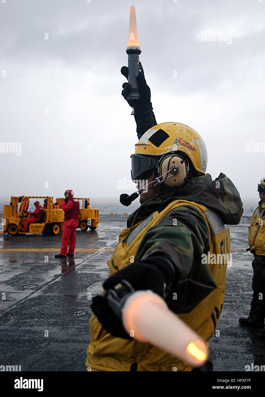 051024-N-7748K-002 Atlantic Ocean (Oct. 24, 2005) - Aviation Boatswain ...