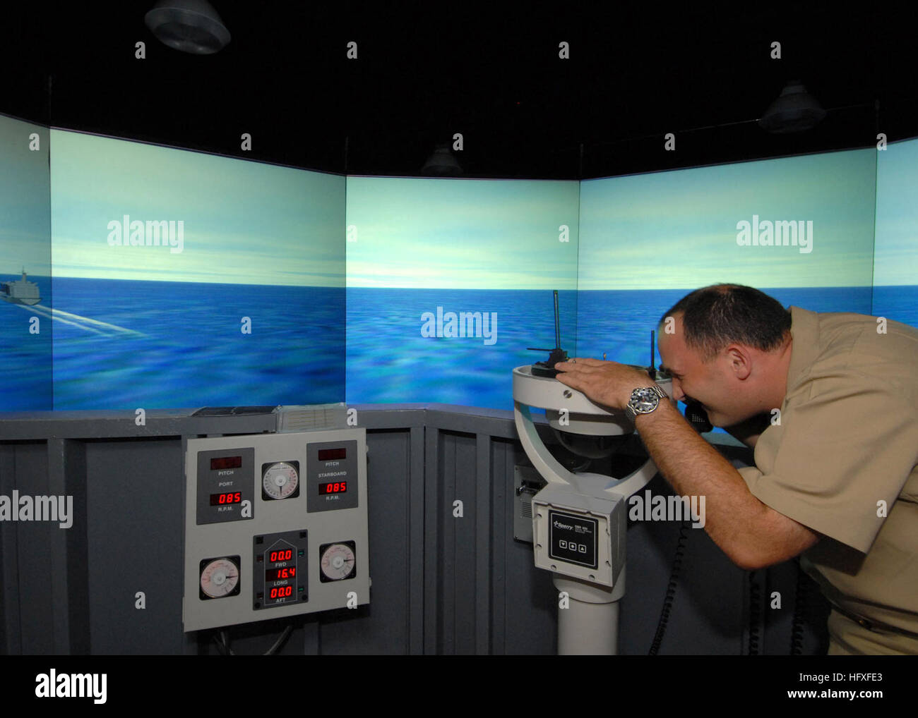 Gyrocompass hi-res stock photography and images - Alamy