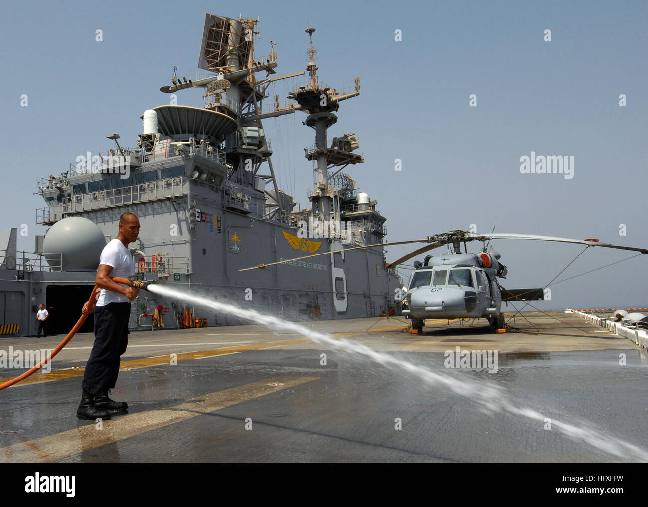 Amphibious assault ship uss bonhomme richard lhd 6 bhr hi-res stock ...