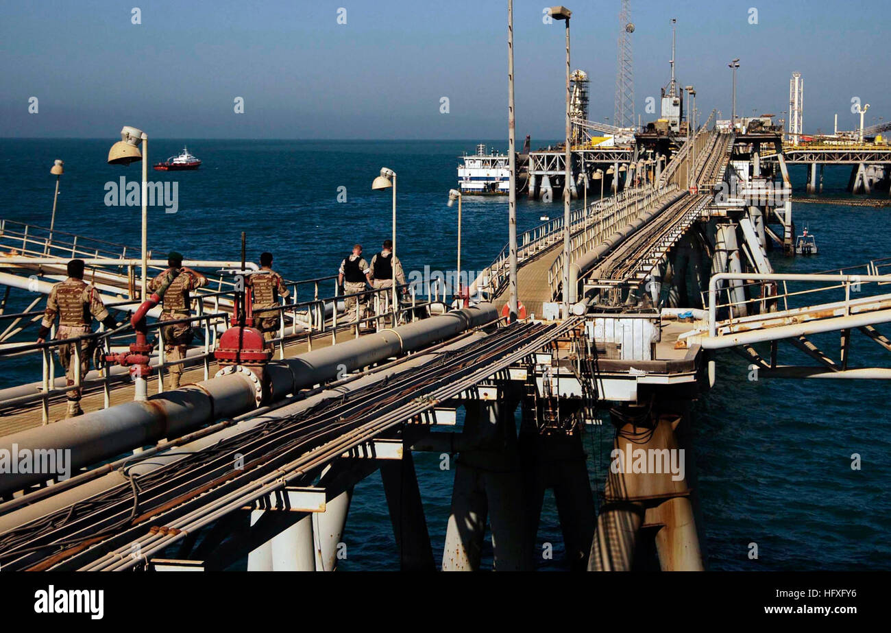 Oil terminal force protection hi-res stock photography and images - Alamy