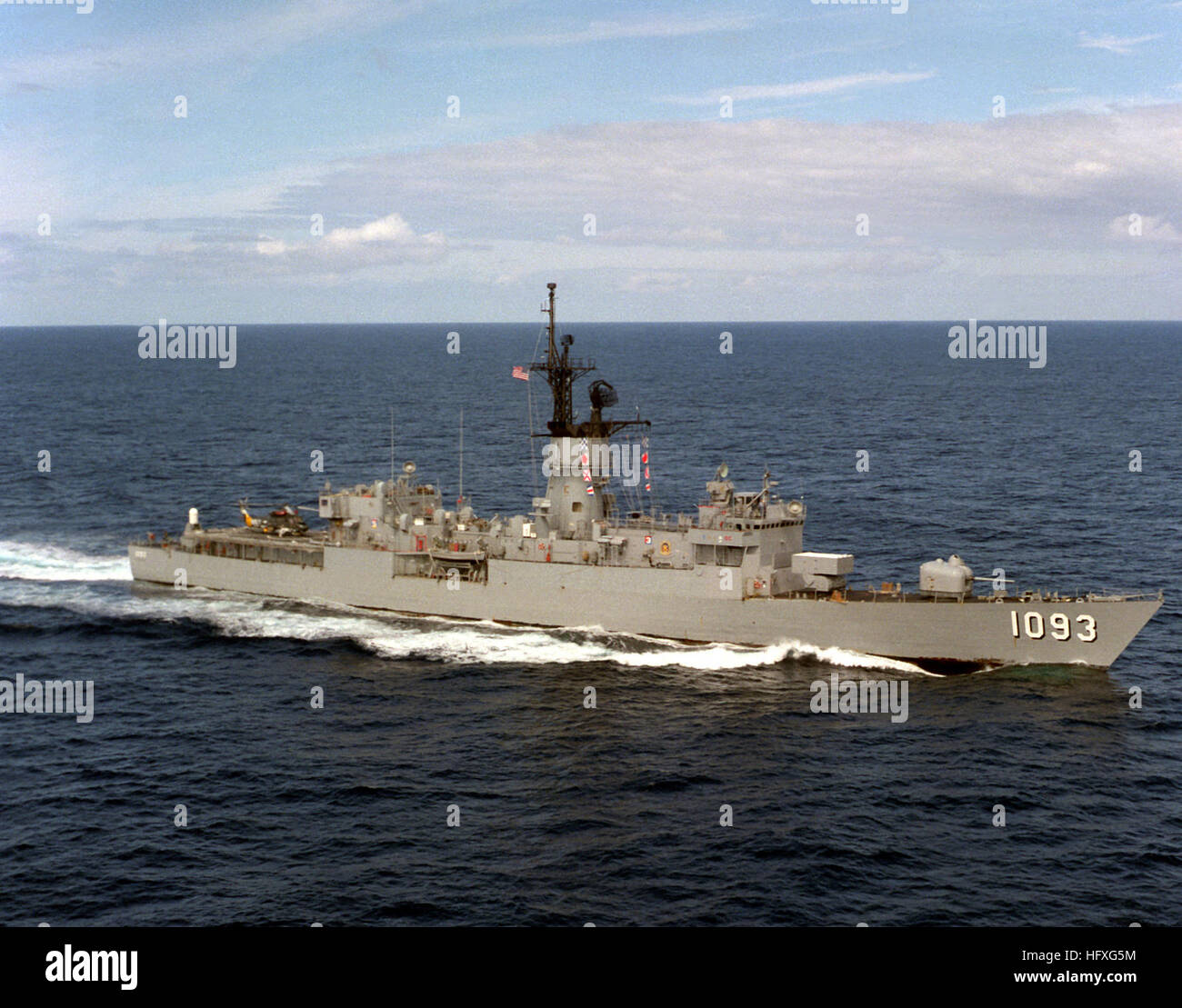 Starboard bow view frigate uss hi-res stock photography and images - Alamy