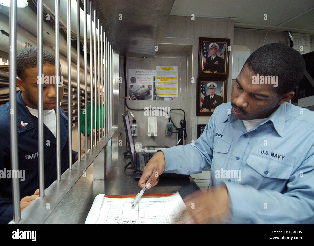 051120-N-0119G-004 Atlantic Ocean (Nov. 20, 2005) - An F/A-18C Hornet ...