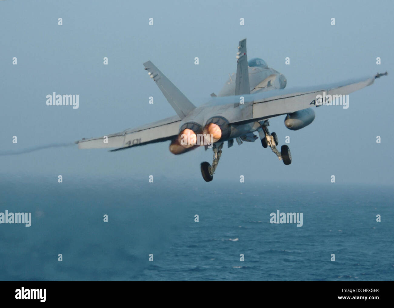 Strike fighter squadron 195 f a 18c hornet hi-res stock photography and ...