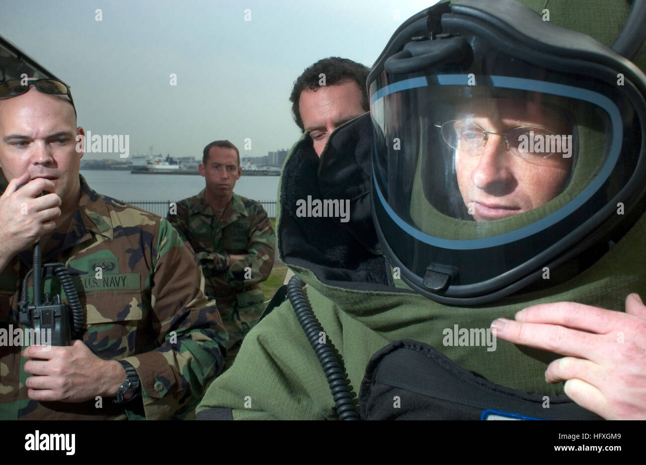 U s navy mineman 1st class hi-res stock photography and images - Alamy