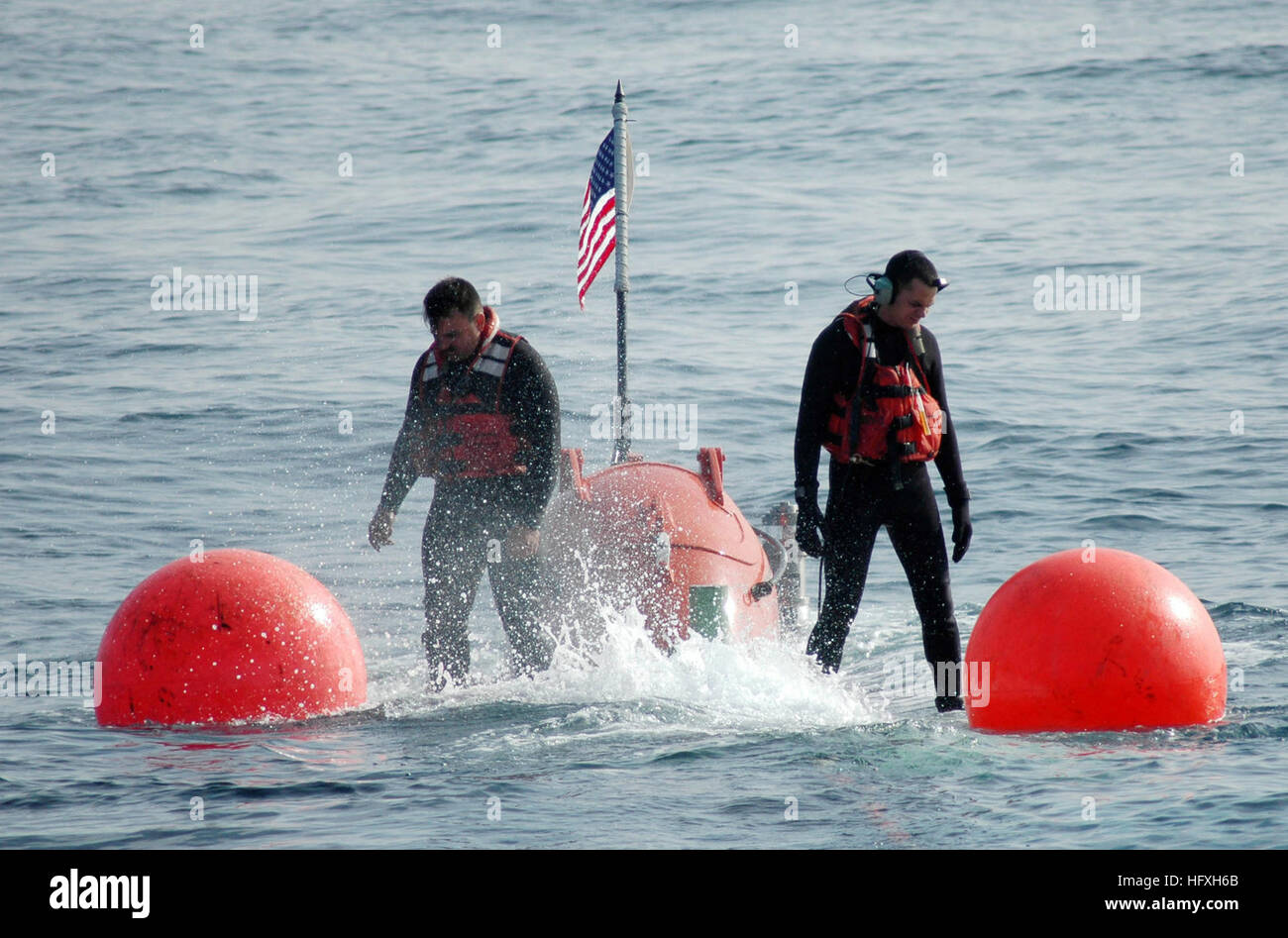 Deep submergence rescue vehicle mystic dsrv 1 dives hi-res stock photography and images - Alamy