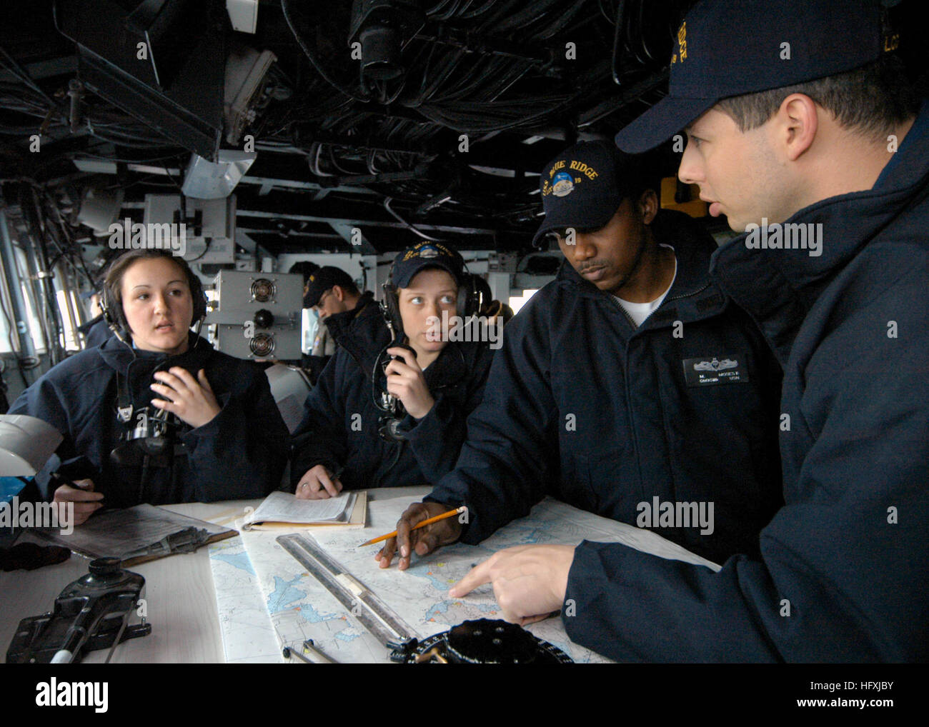 060118-N-7526R-057 Tokyo Wan, Japan (Jan 18, 2006) - USS Blue Ridge ...