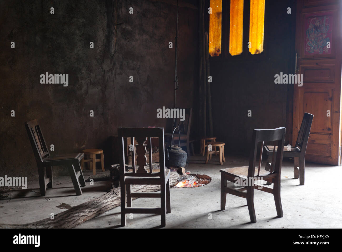 Firepit fireplace open log fire hi-res stock photography and images - Alamy