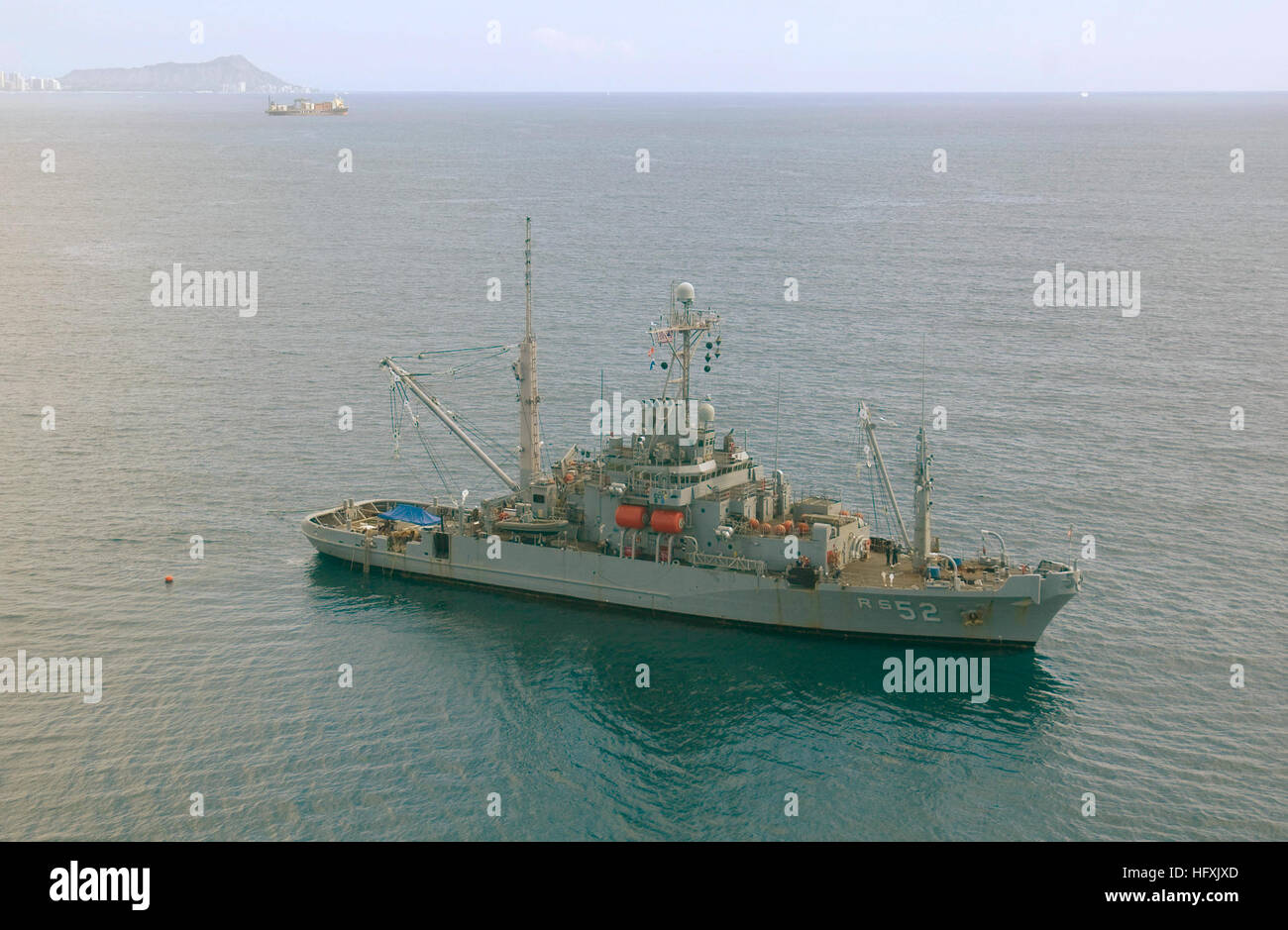 Uss salvorm ars 52 hi-res stock photography and images - Alamy