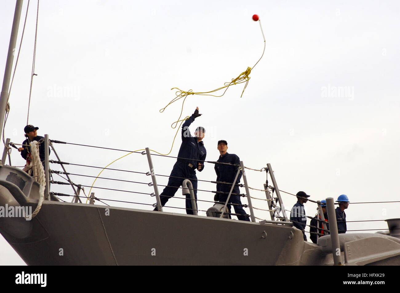 Conduct mooring operations hi-res stock photography and images - Alamy