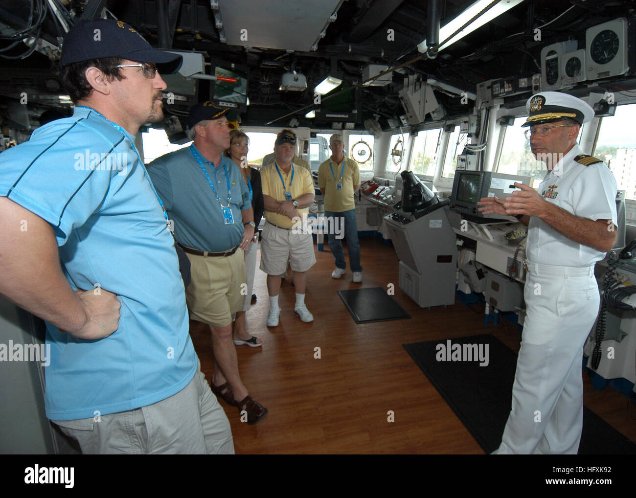 060209-N-4965-002 Pearl Harbor, Hawaii (Feb. 9, 2006) - USS Port Royal ...