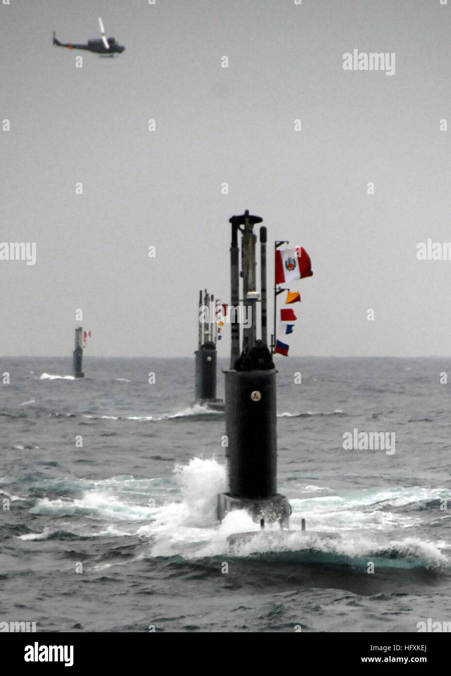 090617-N-8607B-006 EASTERN PACIFIC (June 17, 2009) The Peruvian ...