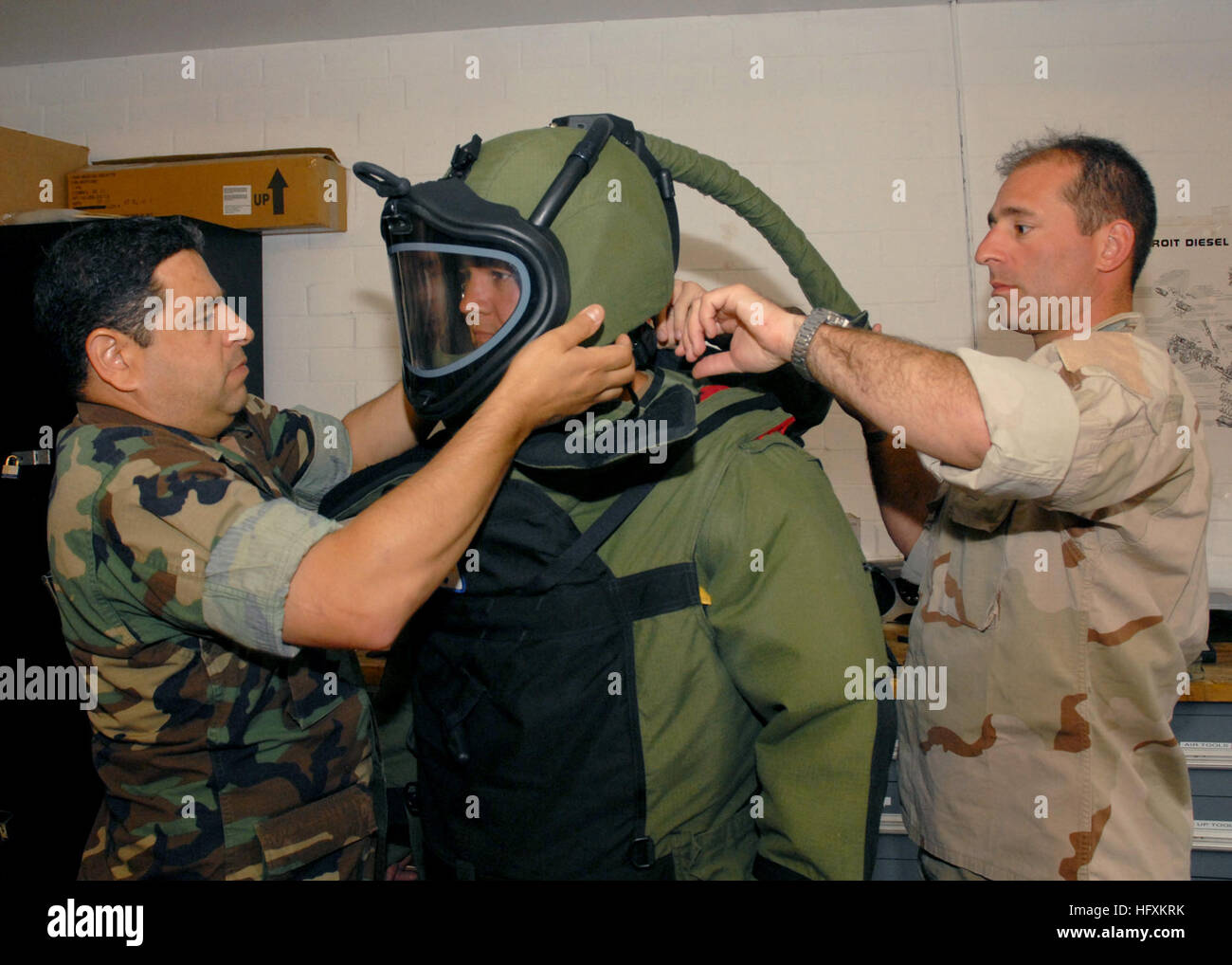 Explosive handling hi-res stock photography and images - Alamy