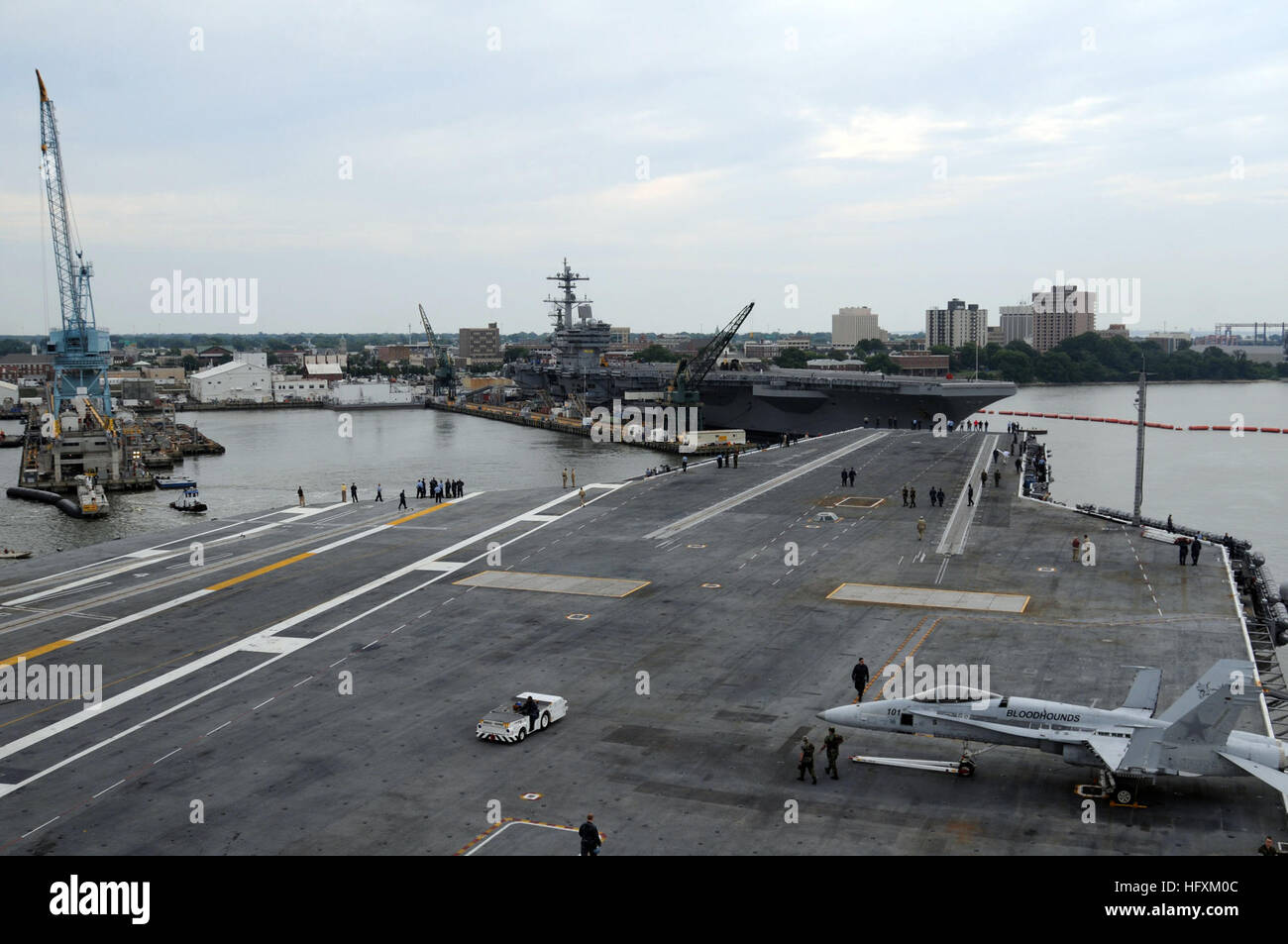 Scheduled refueling complex overhaul rcoh hi-res stock photography and ...