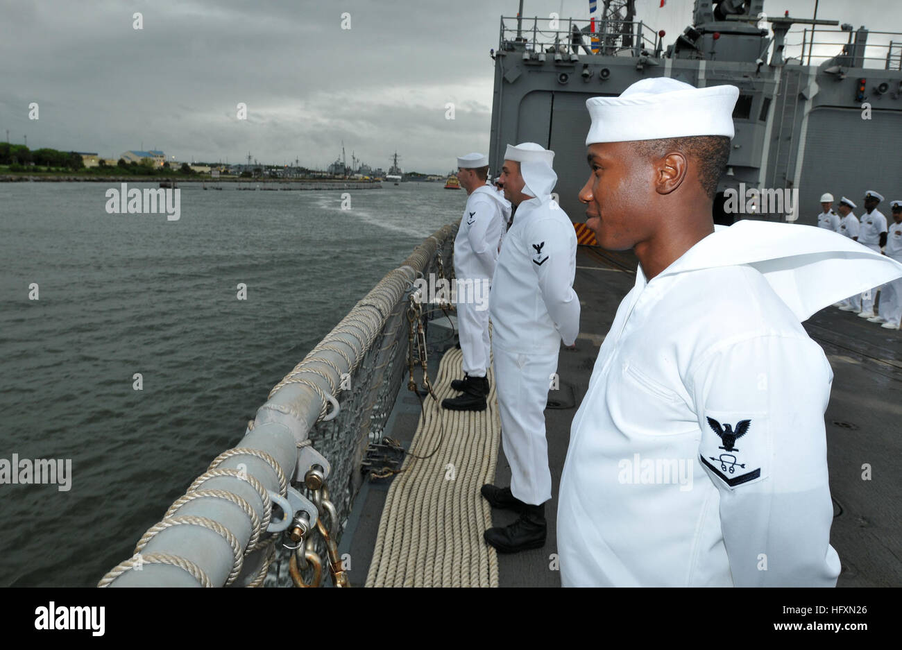 Uss doyle ffg 39 hi-res stock photography and images - Alamy