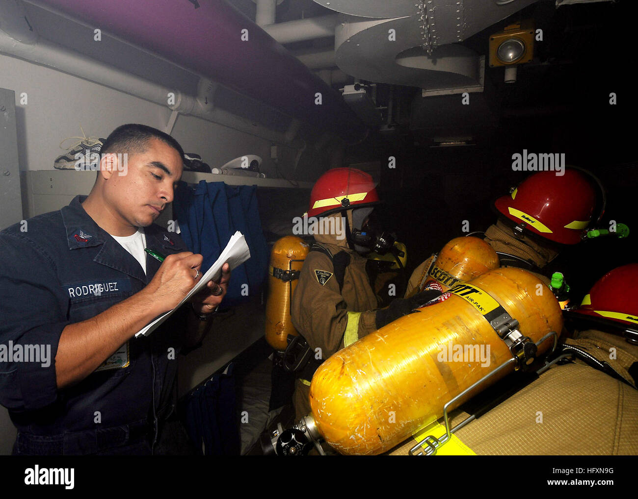 Afloat training group western pacific hi-res stock photography and ...