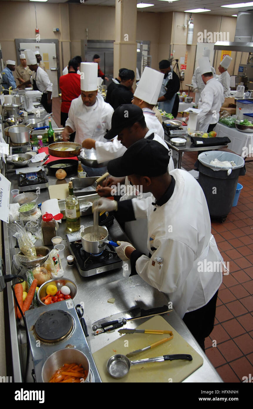 090730-N-4698K-258 JACKSONVILLE, Fla. (July 30, 2009) Navy Culinary ...