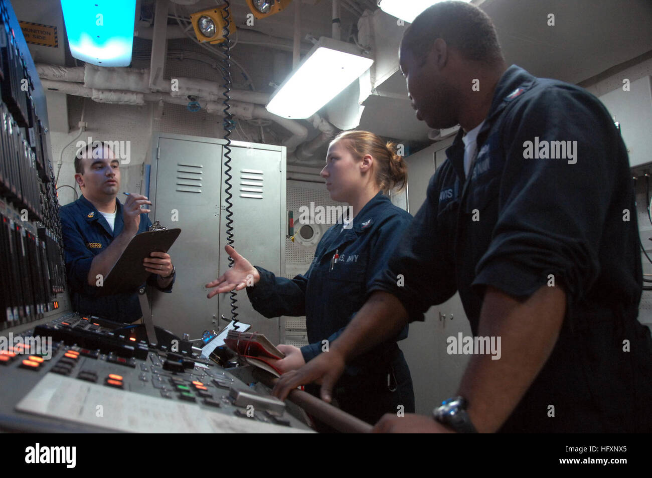 Us army control room hi-res stock photography and images - Alamy
