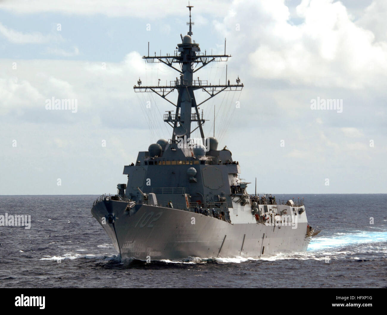 090804-N-8960W-002 PACIFIC OCEAN (Aug. 4, 2009) The guided-missile ...