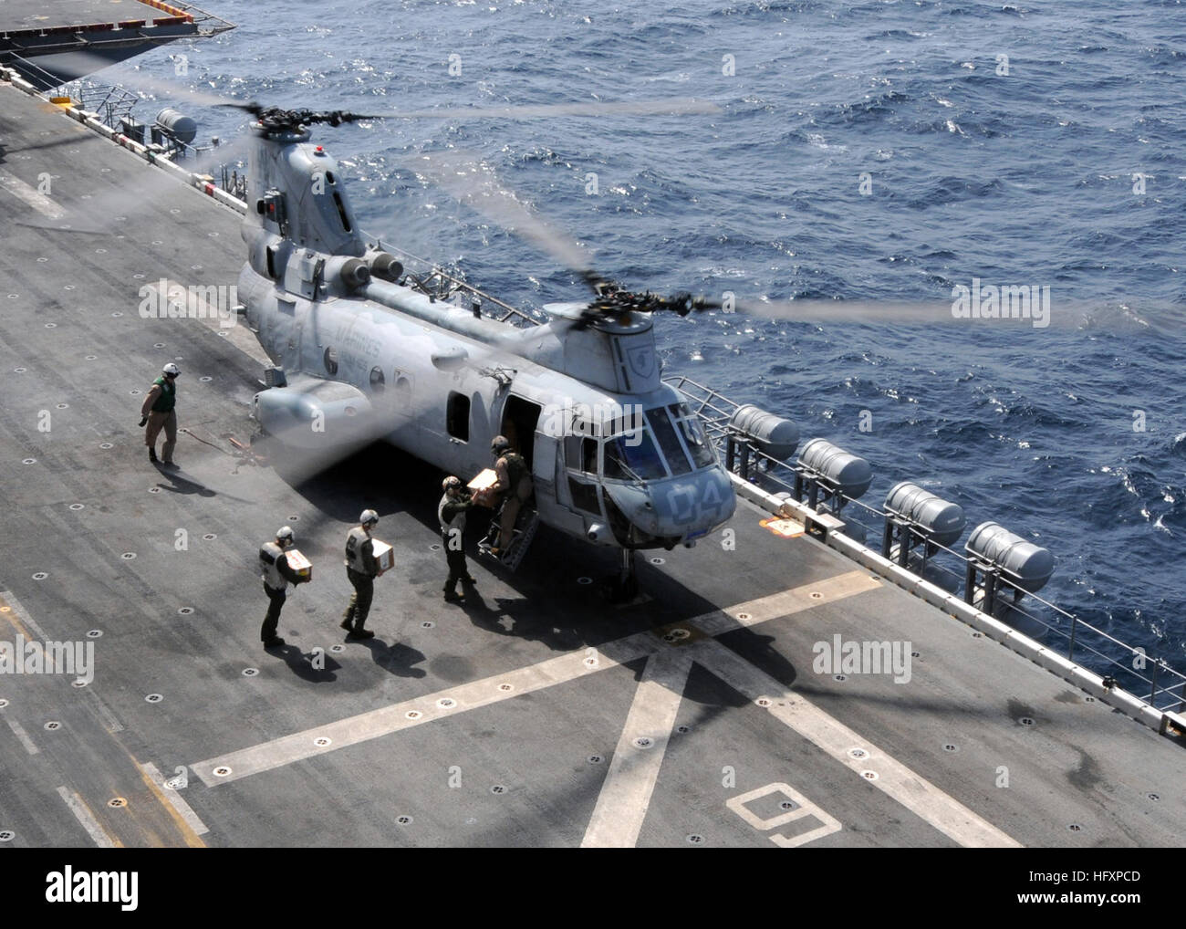 Ch 46 sea knight marines hi-res stock photography and images - Alamy