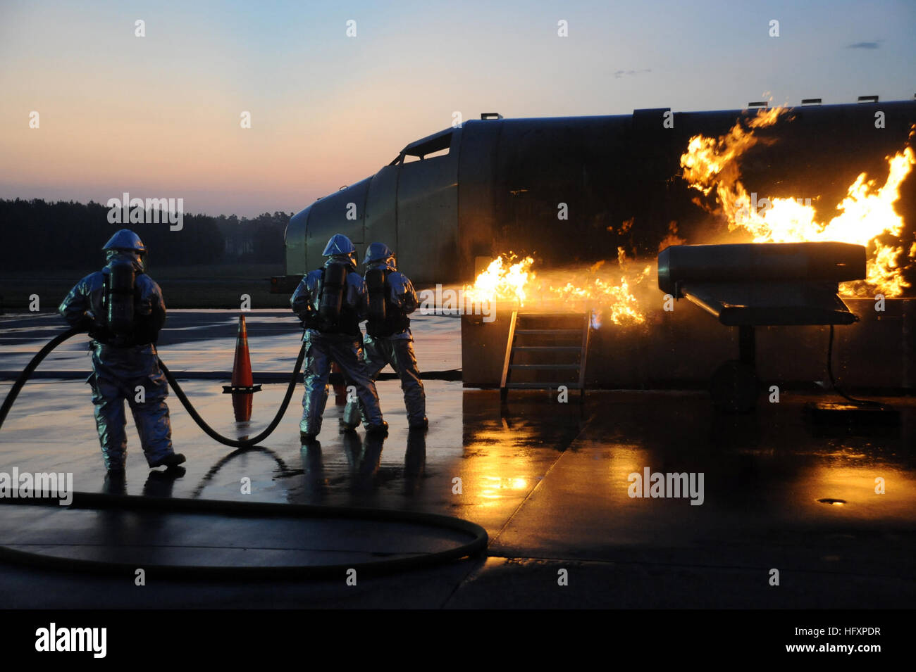 Mobile aircraft fire trainer hi-res stock photography and images - Alamy