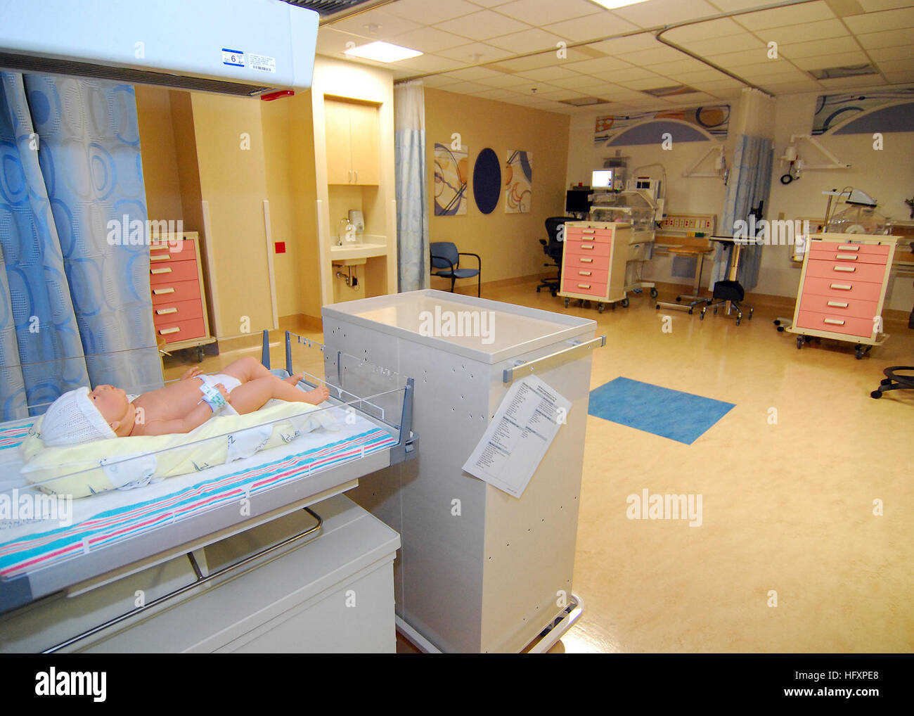 Medical wards in war hi-res stock photography and images - Alamy