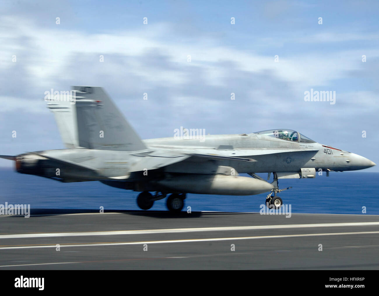Strike fighter squadron 195 f a 18c hornet hi-res stock photography and ...