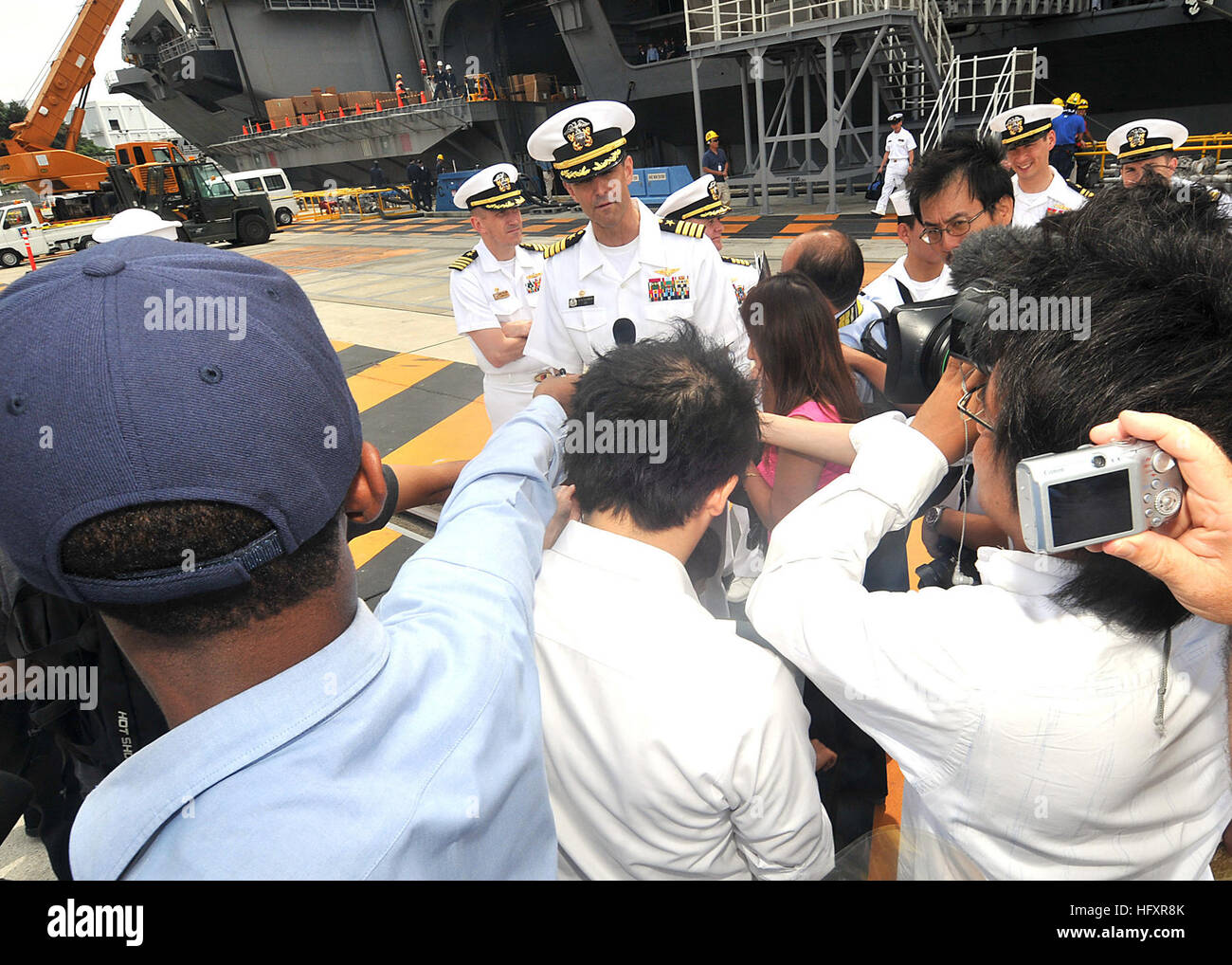 U s navy capt david lausman hi-res stock photography and images - Alamy