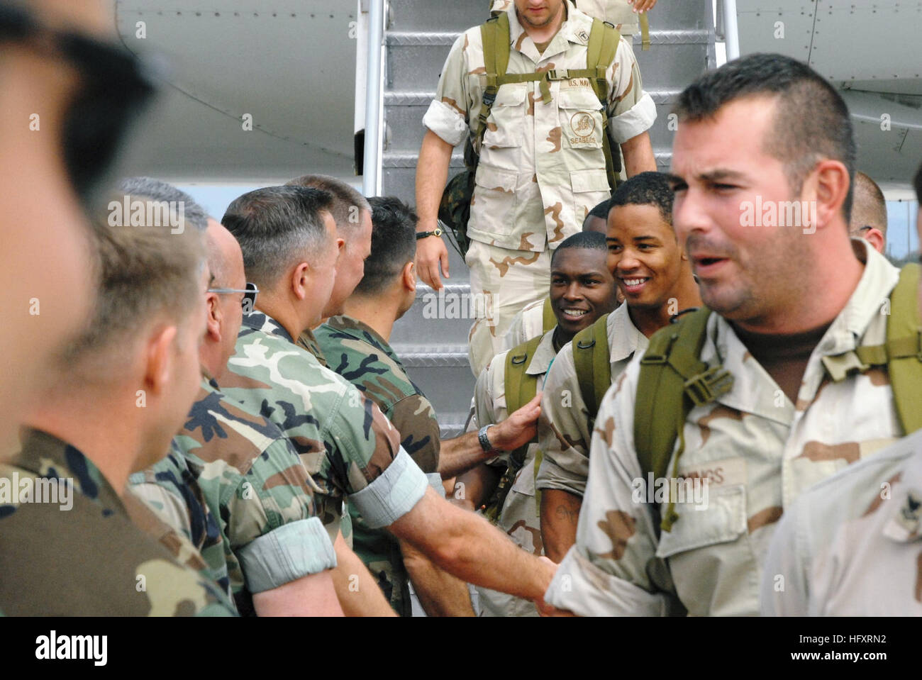 090913-N-1580K-224 POINT MUGU, Calif. (Sept. 13,2009) Seabees from ...