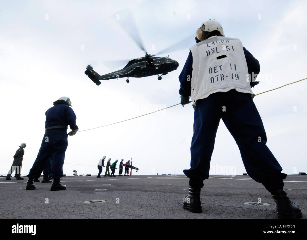 Hospital Corpsman trains with sailors from Helicopter Antisubmarine ...