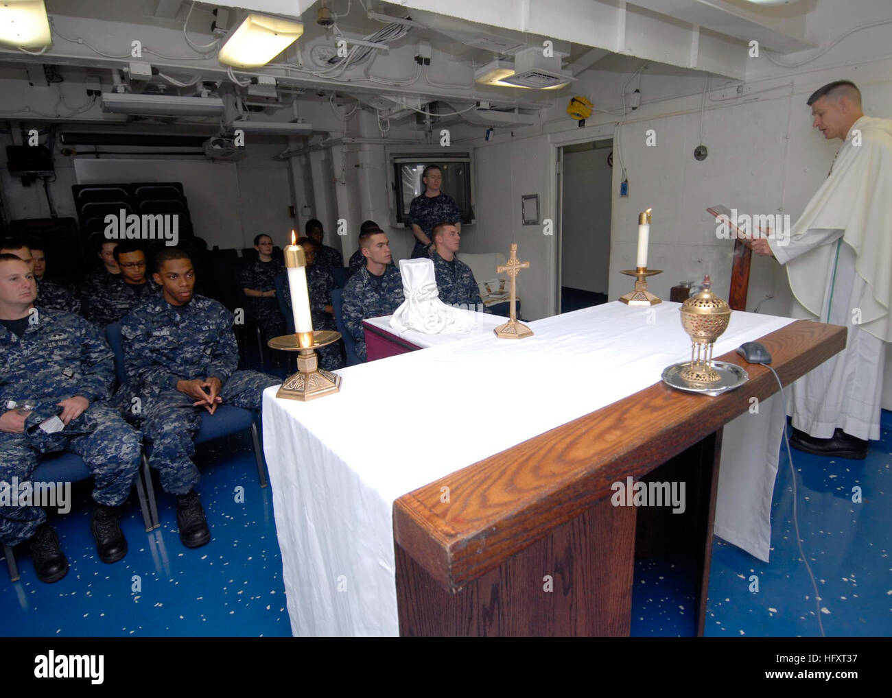 090923-N-6439C-053 NORFOLK, Va. (Sept. 23, 2009) Chaplain Lt. Cmdr ...