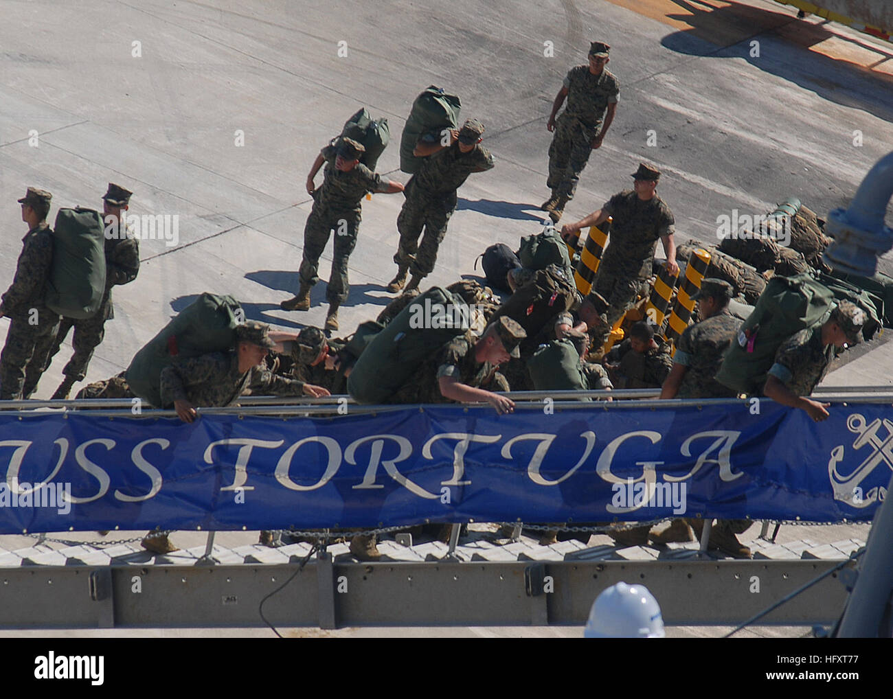 Uss tortuga lsd 26 hi-res stock photography and images - Alamy