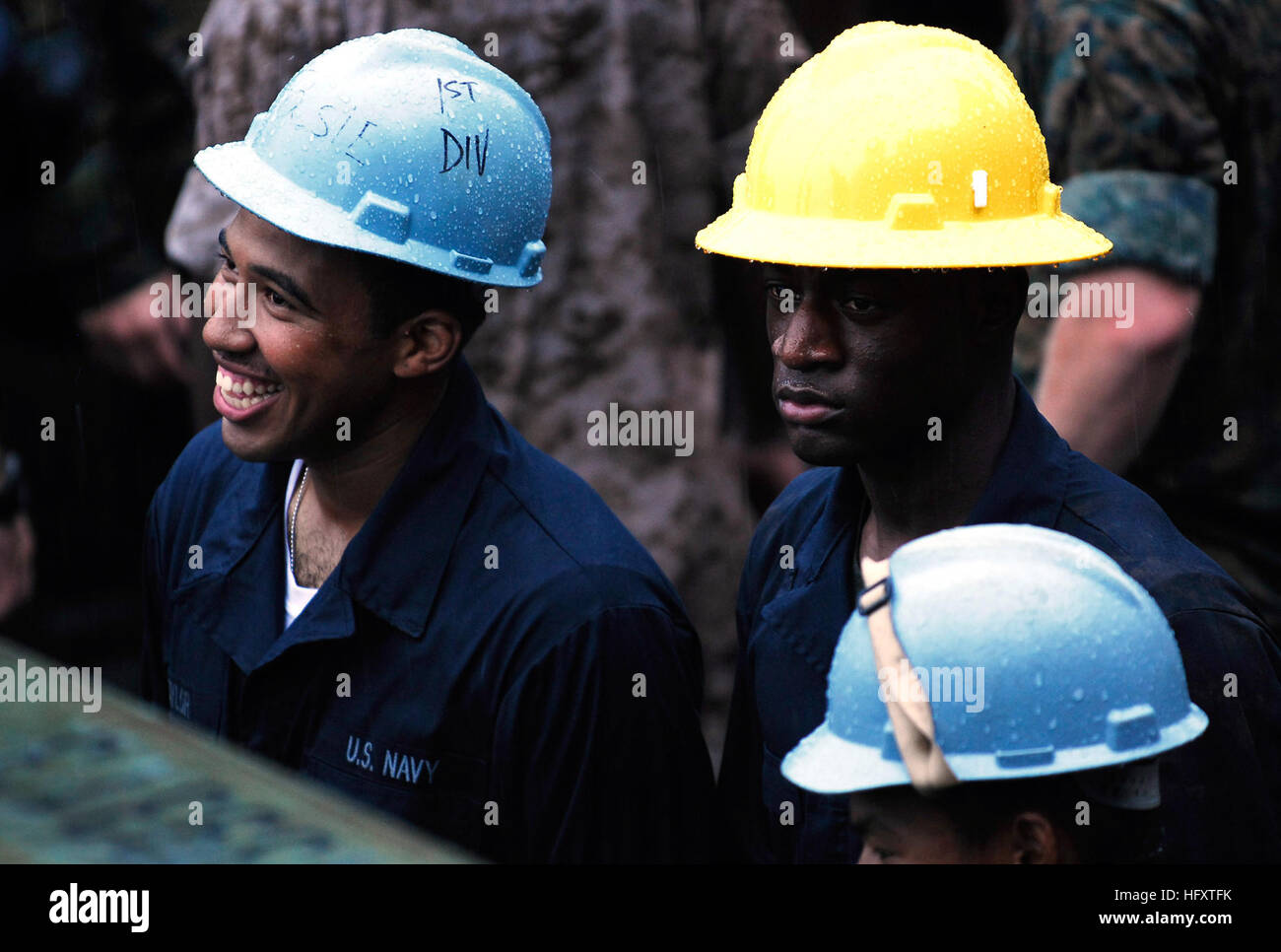 091003-N-0807W-125 SUBIC BAY, Philippines (Oct. 03, 2009) Seaman ...