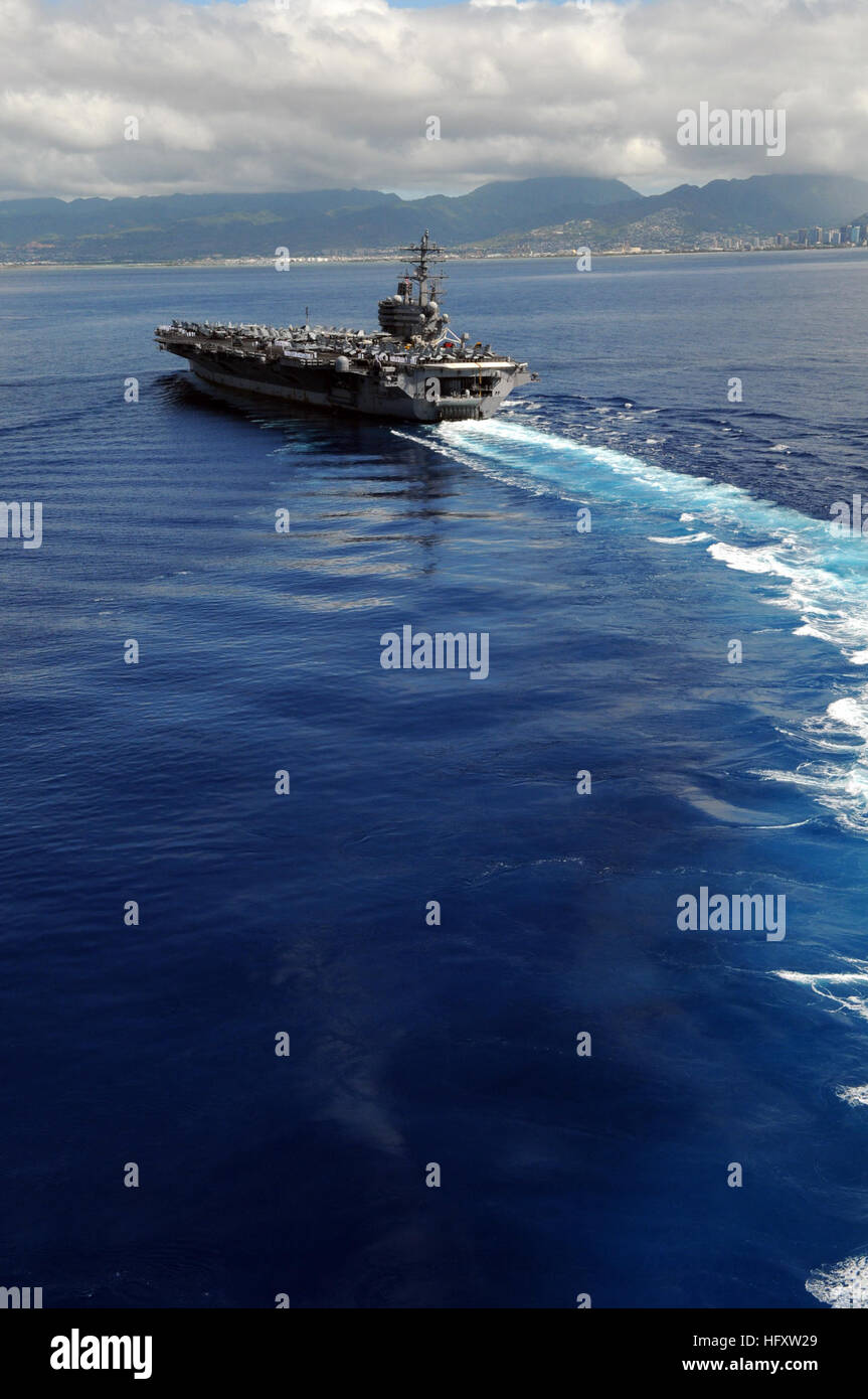Hawaii honolulu aircraft carrier hi-res stock photography and images ...