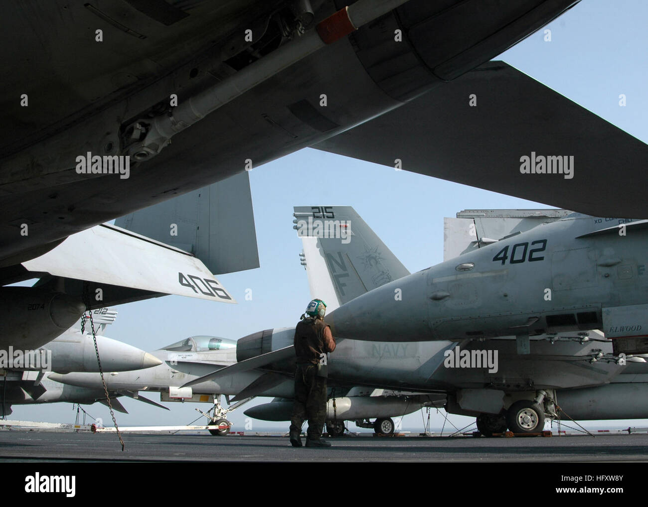 Strike fighter squadron 195 f a 18c hornet hi-res stock photography and ...