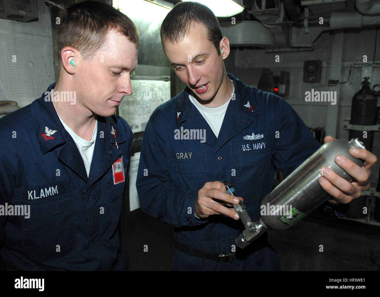 Puget sound naval shipyard in bremerton hi-res stock photography and ...
