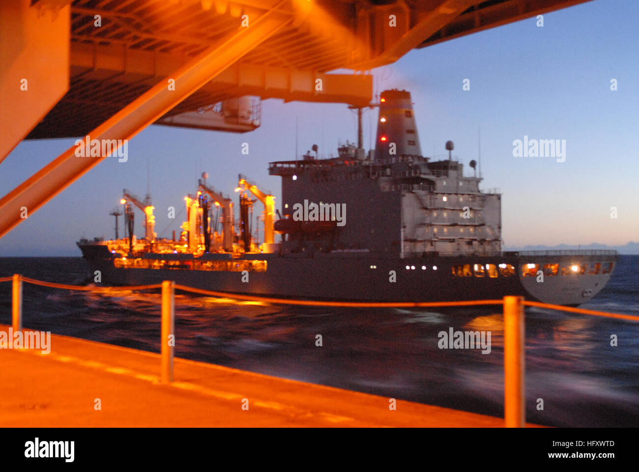 Fleet replenishment oiler USNS Henry J. Kaiser (T-AO 187) steams ...