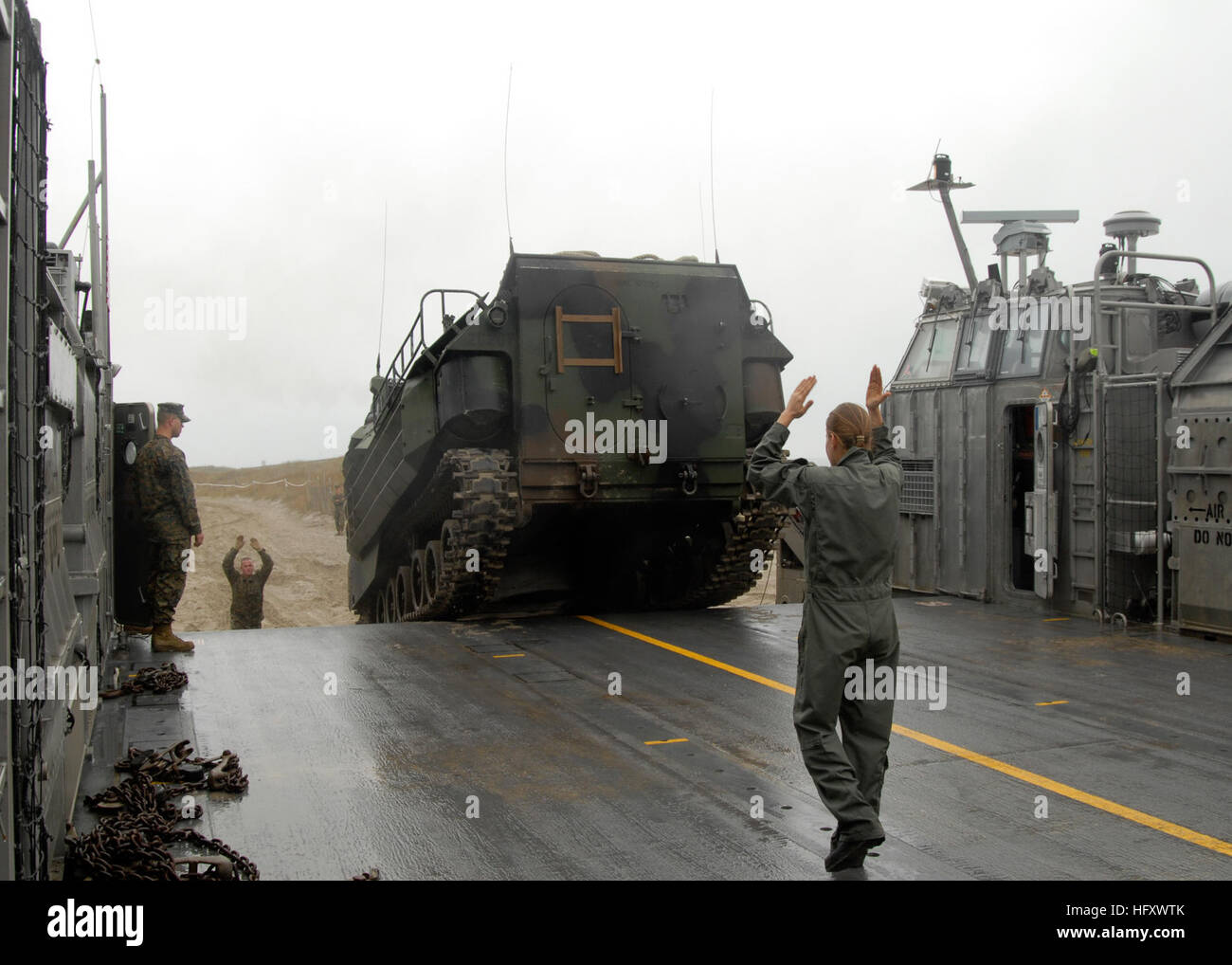 Female loadmaster hi-res stock photography and images - Alamy