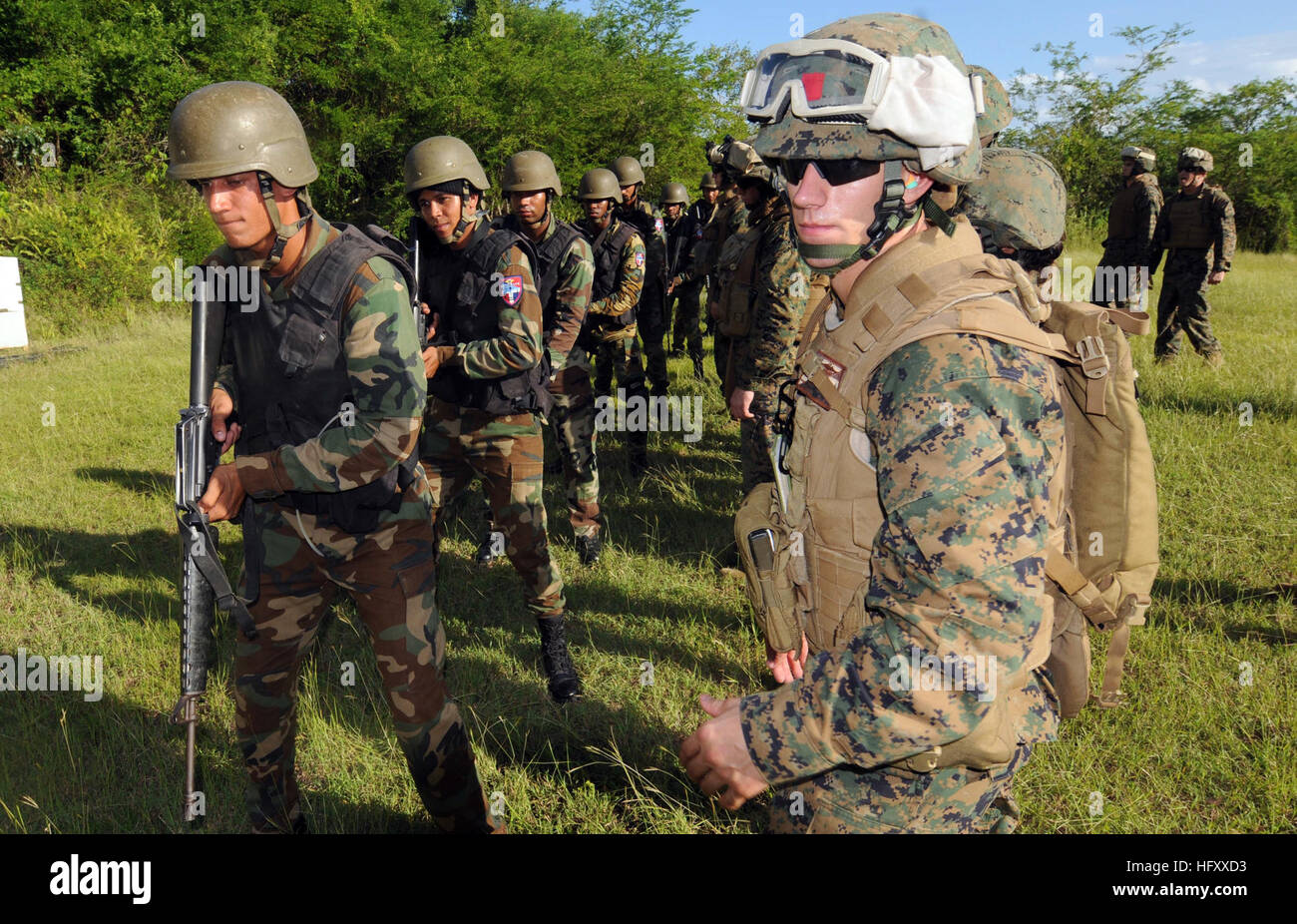 091112-N-0890S-180 SAN ISIDRO AIR BASE, Dominican Republic (Nov. 12 ...