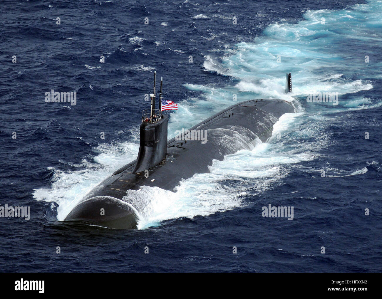 091117-N-6720T-373 PACIFIC OCEAN (Nov. 17, 2009) The Seawolf-class attack submarine USS ...