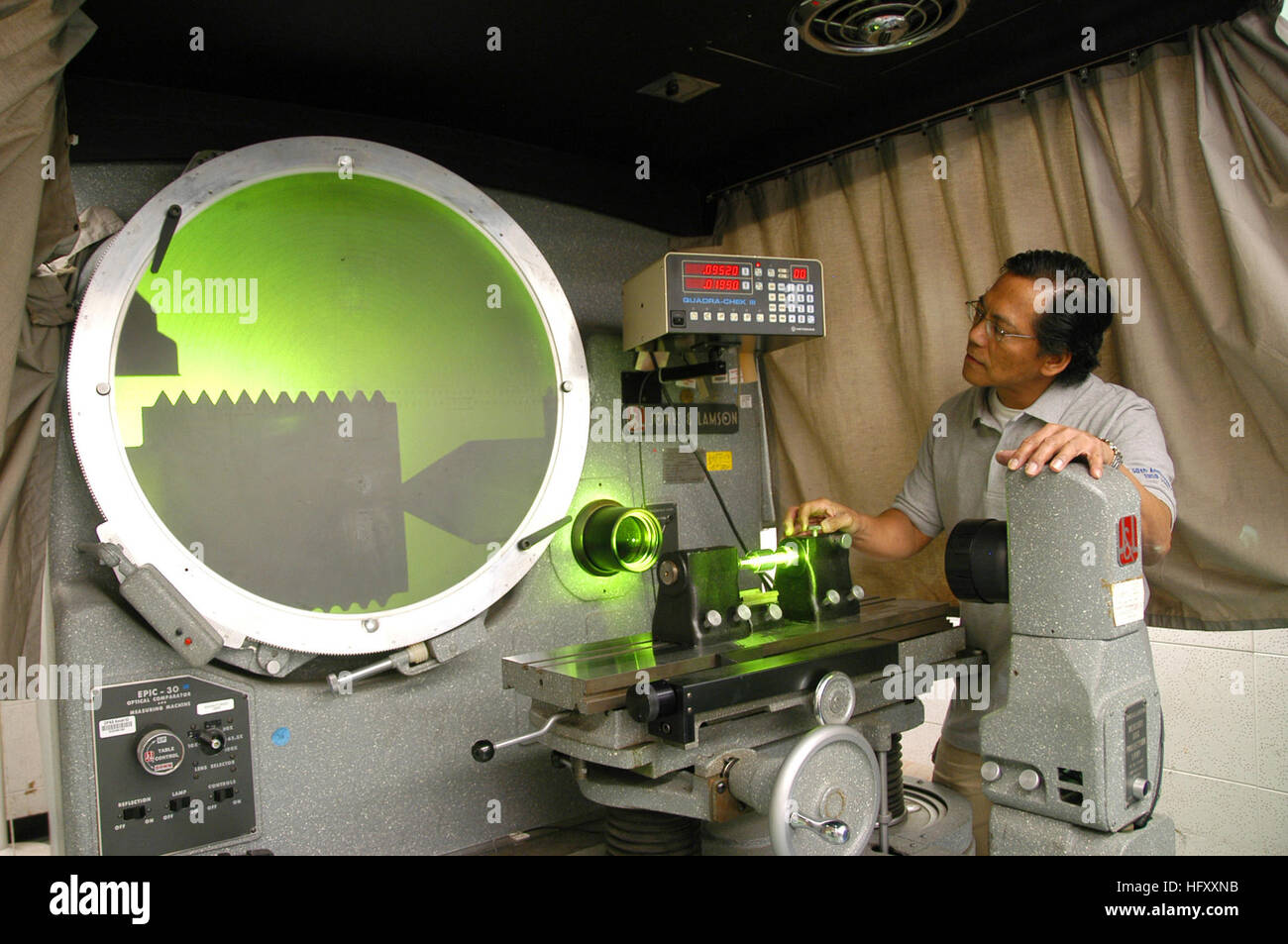 Optical comparator hi-res stock photography and images - Alamy