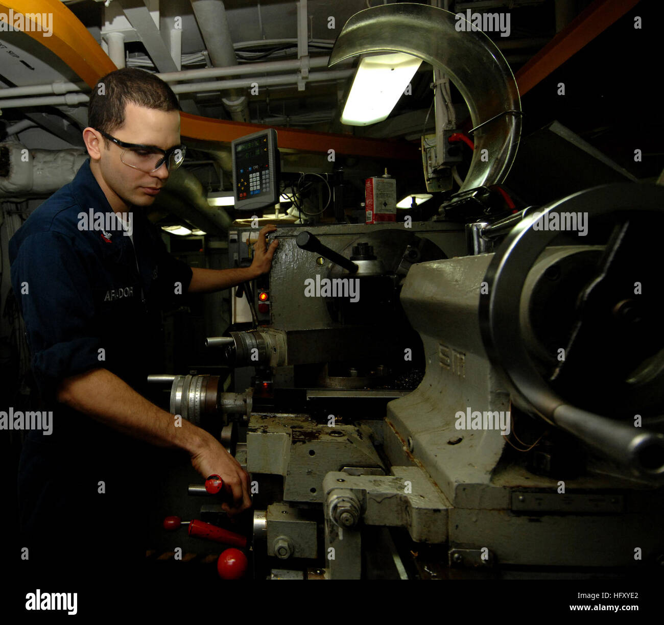Navy repair shop hi-res stock photography and images - Alamy