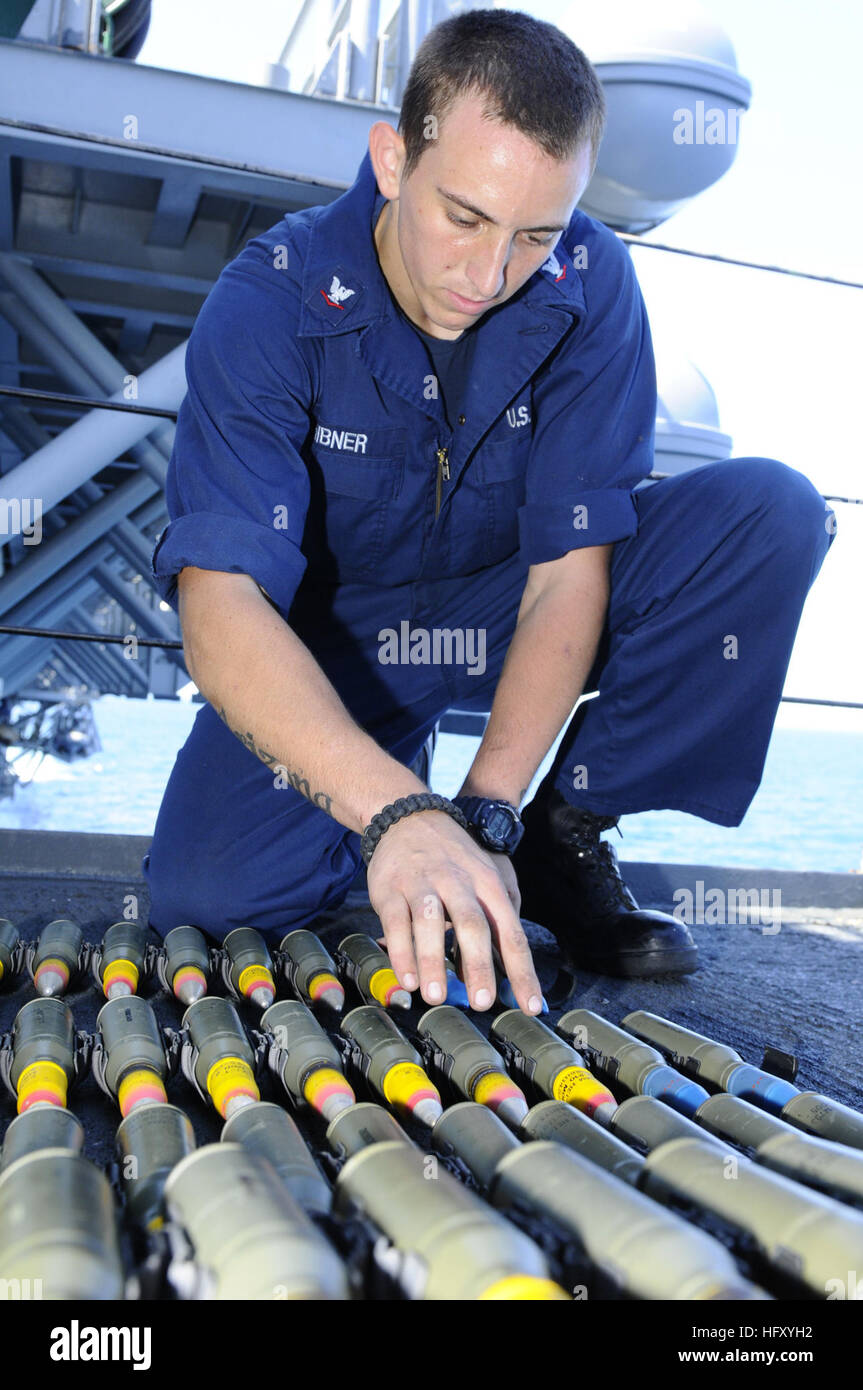 Target practice tracer hi-res stock photography and images - Alamy