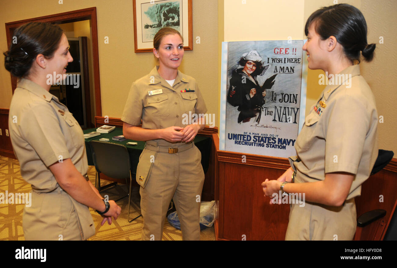 Destroyer squadron desron 31 hi-res stock photography and images - Alamy