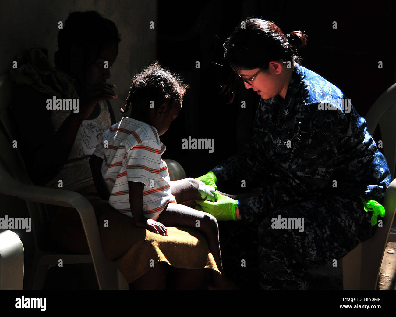 100125-N-4774B-162 CERCA-LA-SOURCE, Haiti (Jan. 25, 2010) Culinary ...